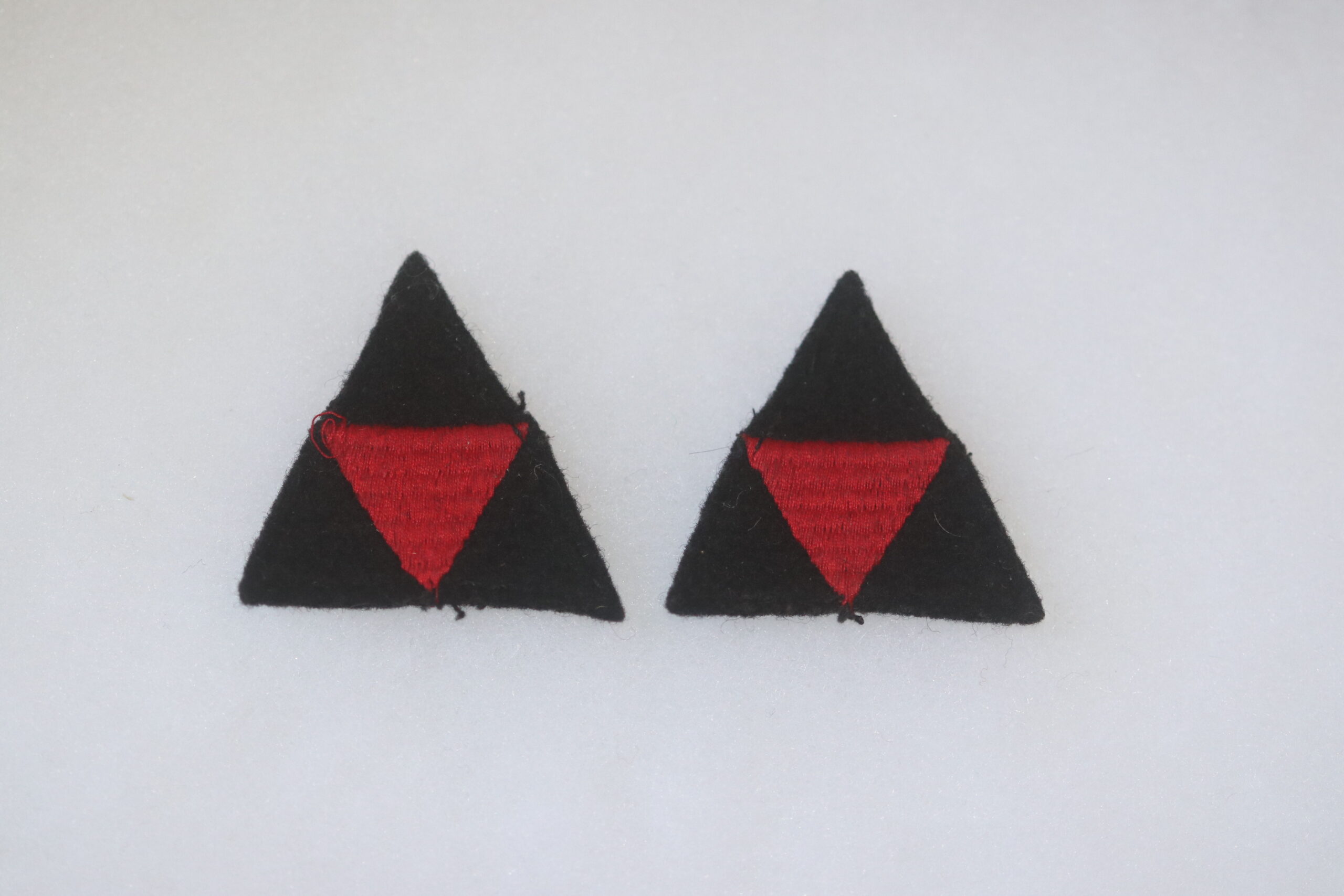 BRITISH ARMY WW2 3RD INFANTRY DIVISION CLOTH FORMATION SIGNS MATCHED ...